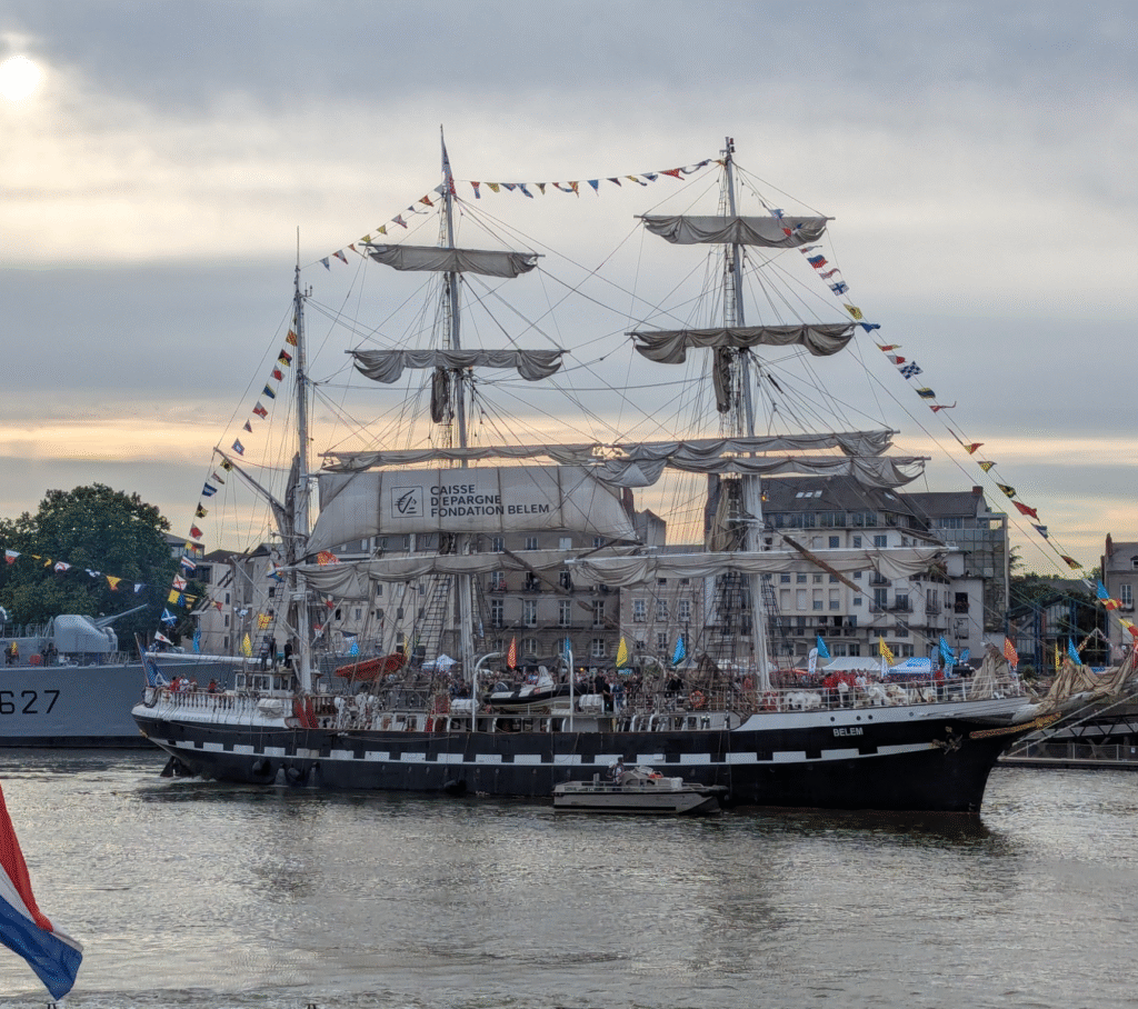 Réservez vos places pour visiter le trois-mâts Belem, un navire de ...